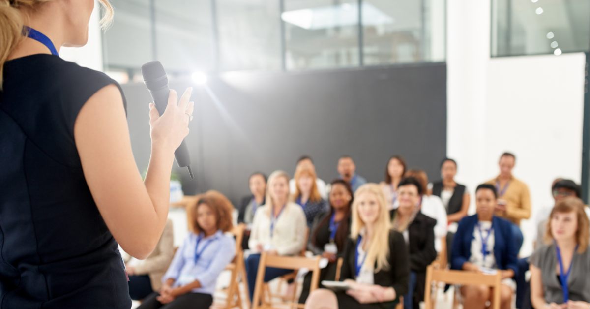 Body Gestures in Public Speaking to Improve Audience Engagements